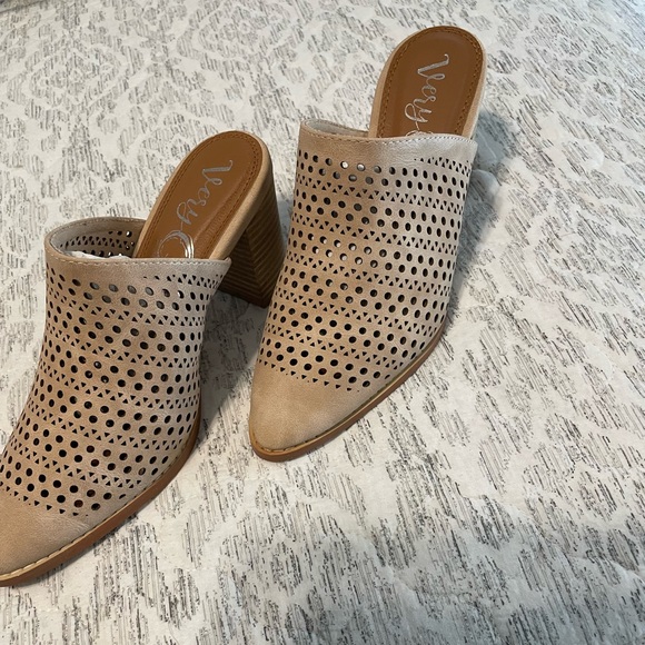 Very G | Shoes | Very G Size 75 Tan Slide Bootie Heels With Cute Cutout ...